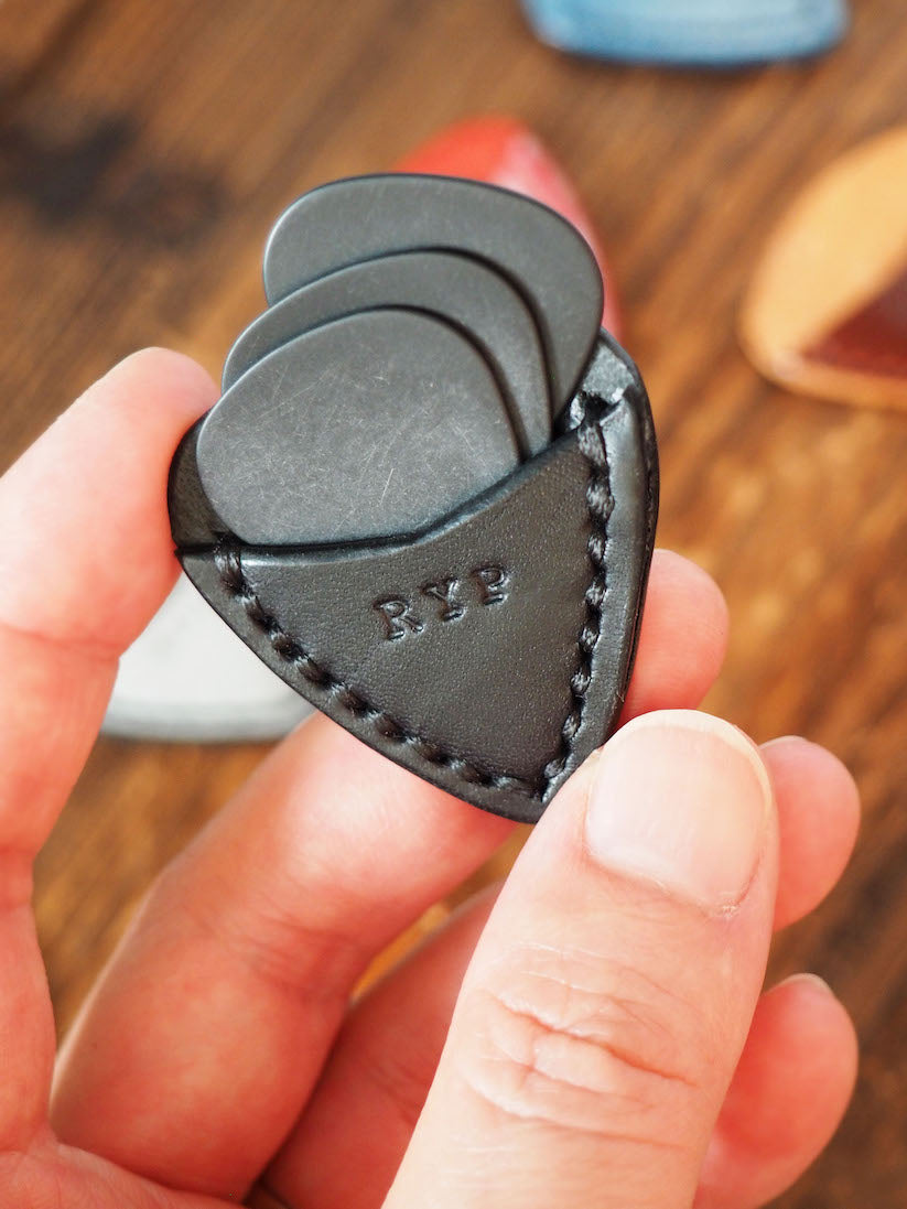 Teardrop Guitar Pick Case – ES Corner